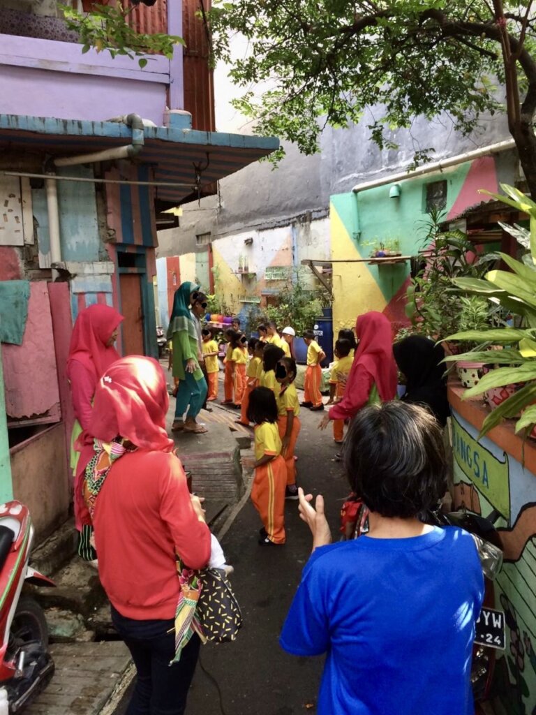 Teaching Reading in Poor Communities in Jakarta - GlobalGiving