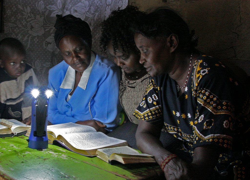 Lighting Kenyan Women's Lives - GlobalGiving