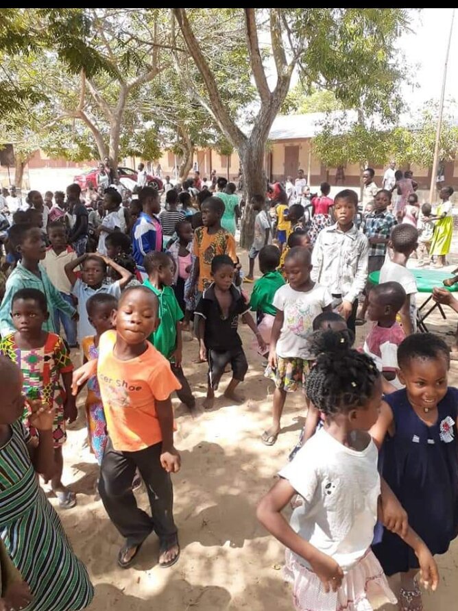 christmas meals for 700 needy children in ghana - GlobalGiving