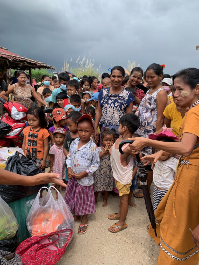 How to Share Food for the poorest of the poor in Yangon - GlobalGiving