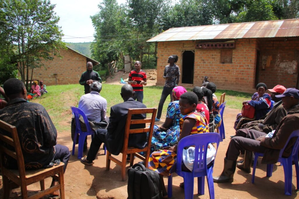 FOR HELP REFUGEES HOST COMMUNITIES IN UGANDA - GlobalGiving