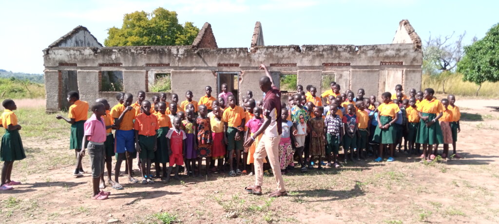 FOR HELP REFUGEES HOST COMMUNITIES IN UGANDA - GlobalGiving