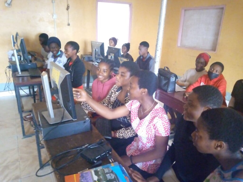 ENTREPRENEURSHIP EDUCATION FOR CAMEROONIAN YOUTHS. - GlobalGiving