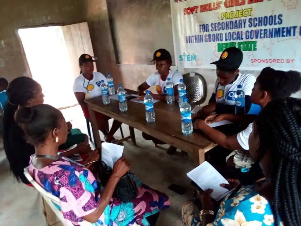 Micro Digital Skills Training Program to 100 Girls - GlobalGiving