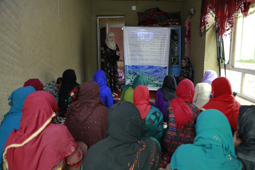 Provide relief to women in Afghanistan - GlobalGiving