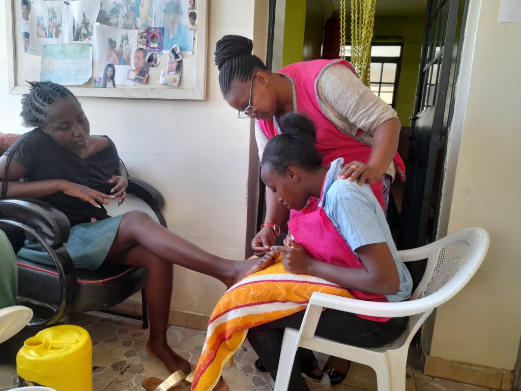 Teenage Mothers Economic Empowerment Project - GlobalGiving