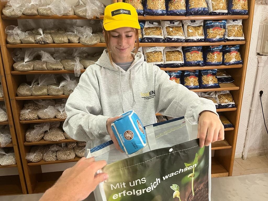 Providing food with compassion to refugees, Greece - GlobalGiving