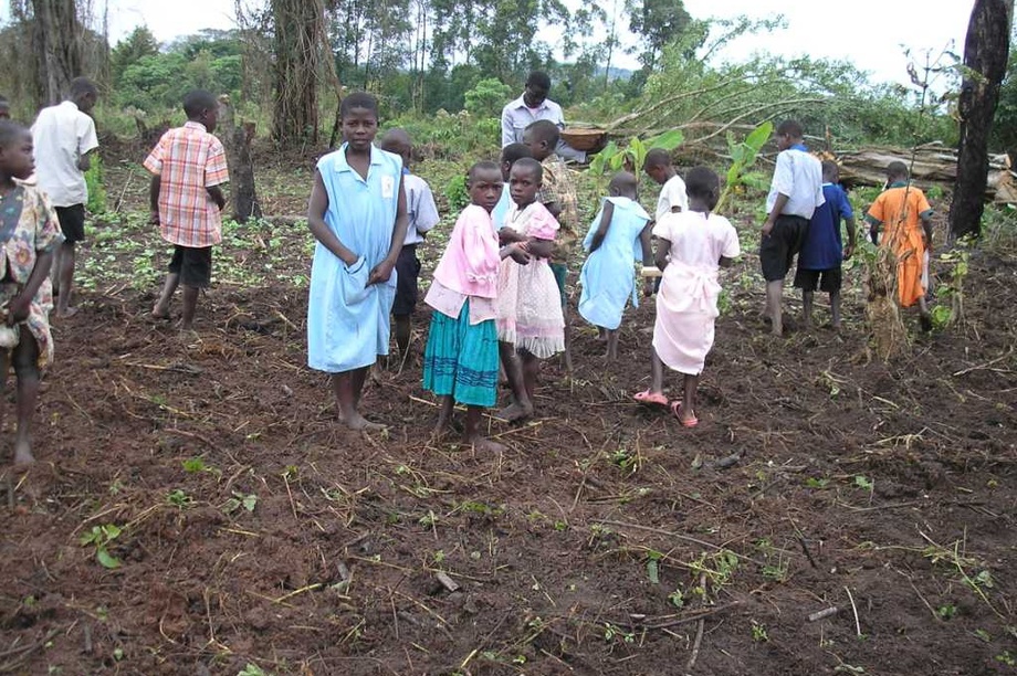 Improve livelihood for rural farmers in Uganda - GlobalGiving