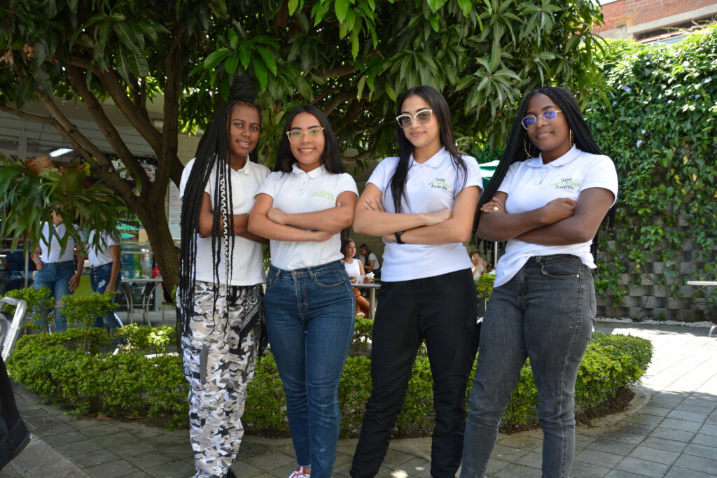 How to Share Empowering Lives of Teenage Mothers in Medellin - GlobalGiving