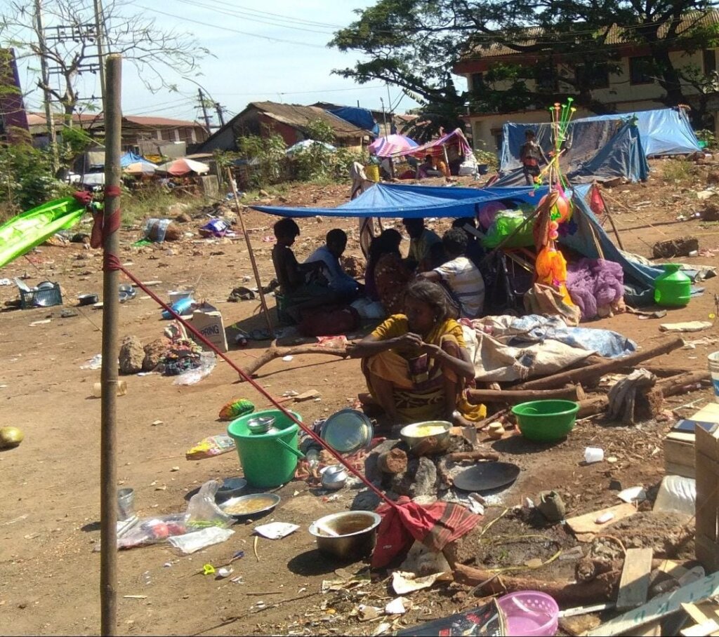 Help the slum dwellers this monsoon - GlobalGiving