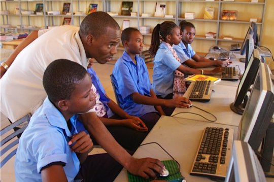 Help 80 Secondary Pupils in Niger Read and Write - GlobalGiving