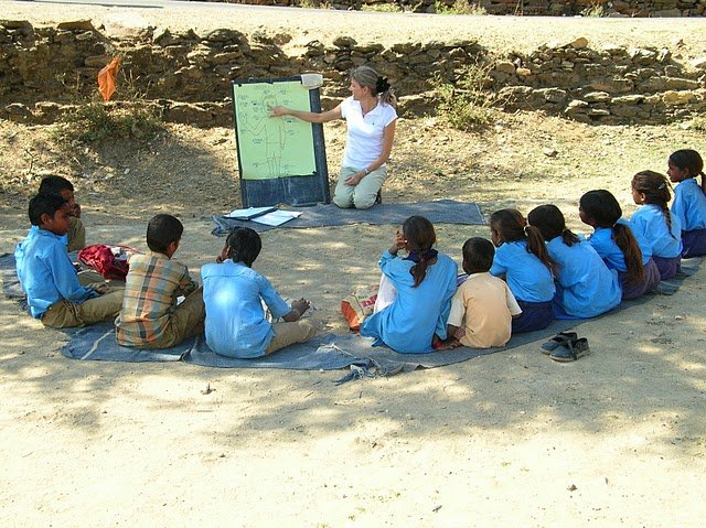 Fund a mobile school to provide education in India - GlobalGiving