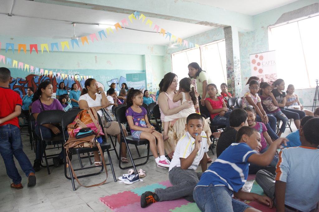 CONEXION - Creating a Sense of Community - GlobalGiving